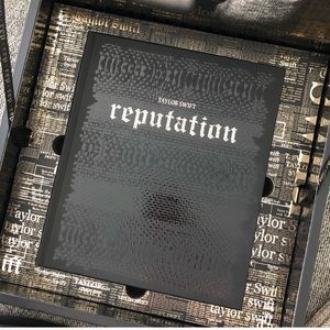 Taylor Swift | Accessories | Taylor Swift Reputation Stadium Tour Vip ...